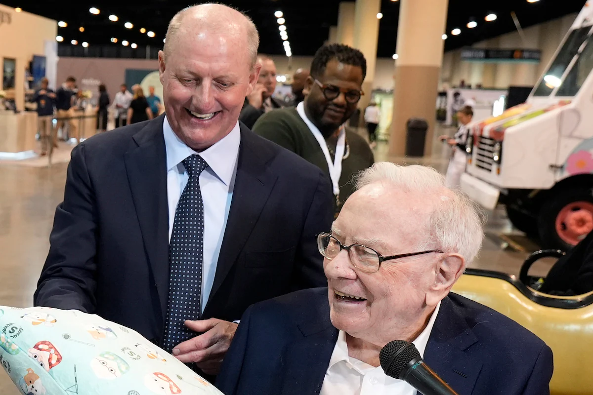 Greg Abel Succeeds Warren Buffett as Berkshire Hathaway CEO with $25 ...